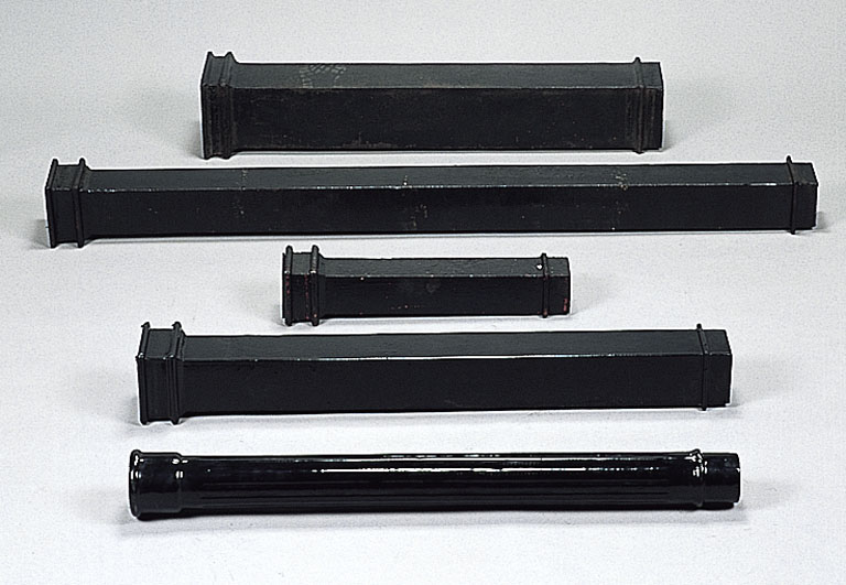 DAUPHIN EN FONTE CARRÉ DROIT 10X10CM 1M | Apok.be